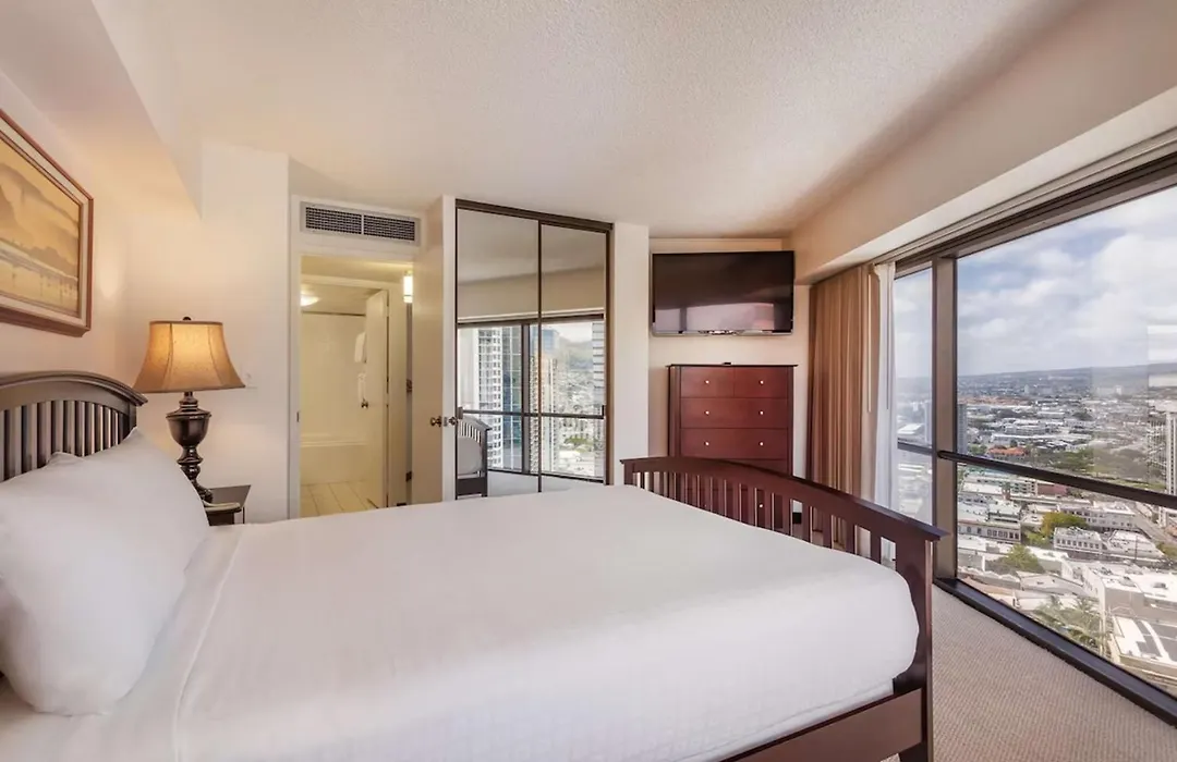 ASTON AT THE EXECUTIVE CENTRE HOTEL HONOLULU | BEST RATES GUARANTEE ...