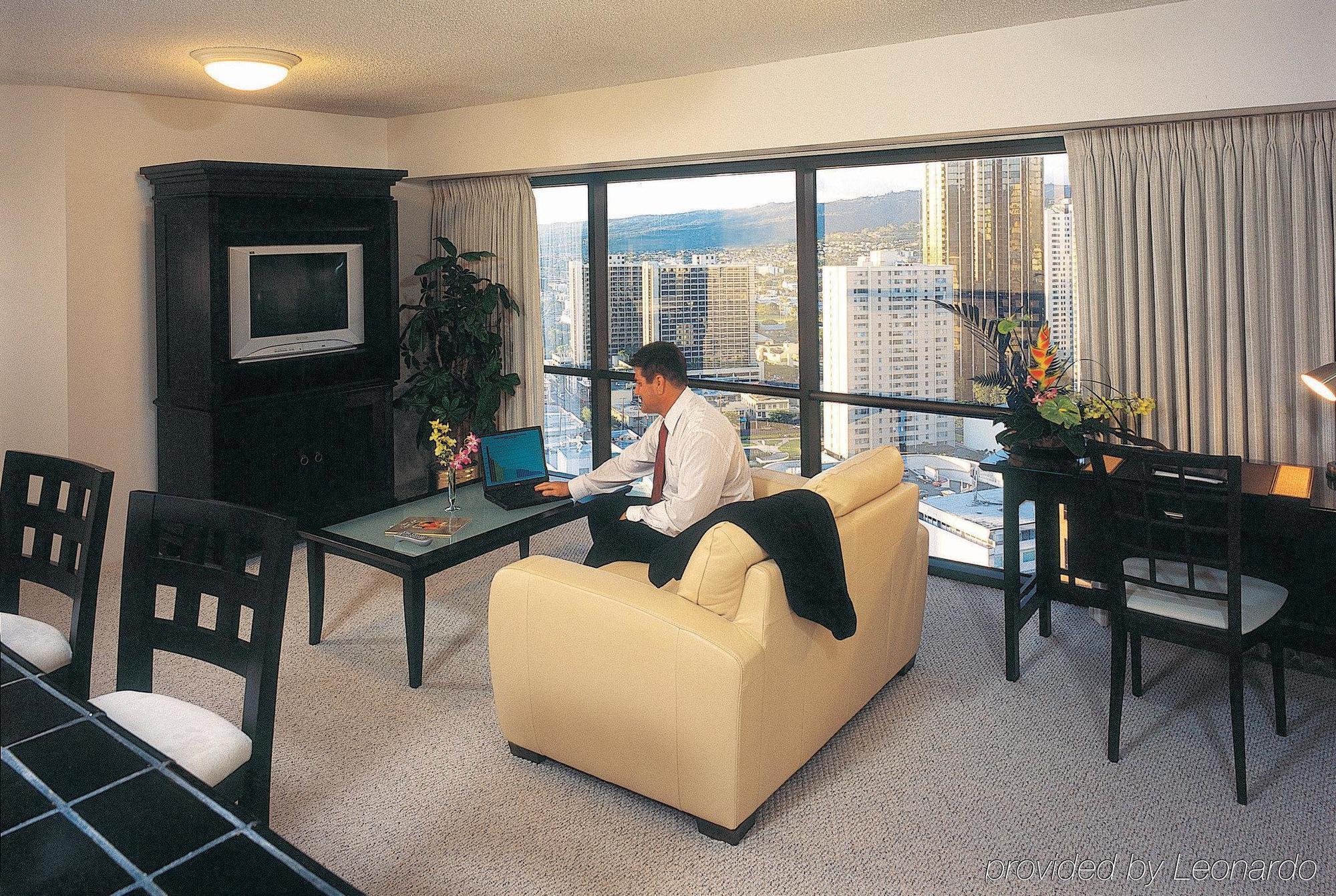 ASTON AT THE EXECUTIVE CENTRE HOTEL HONOLULU | BEST RATES GUARANTEE ...